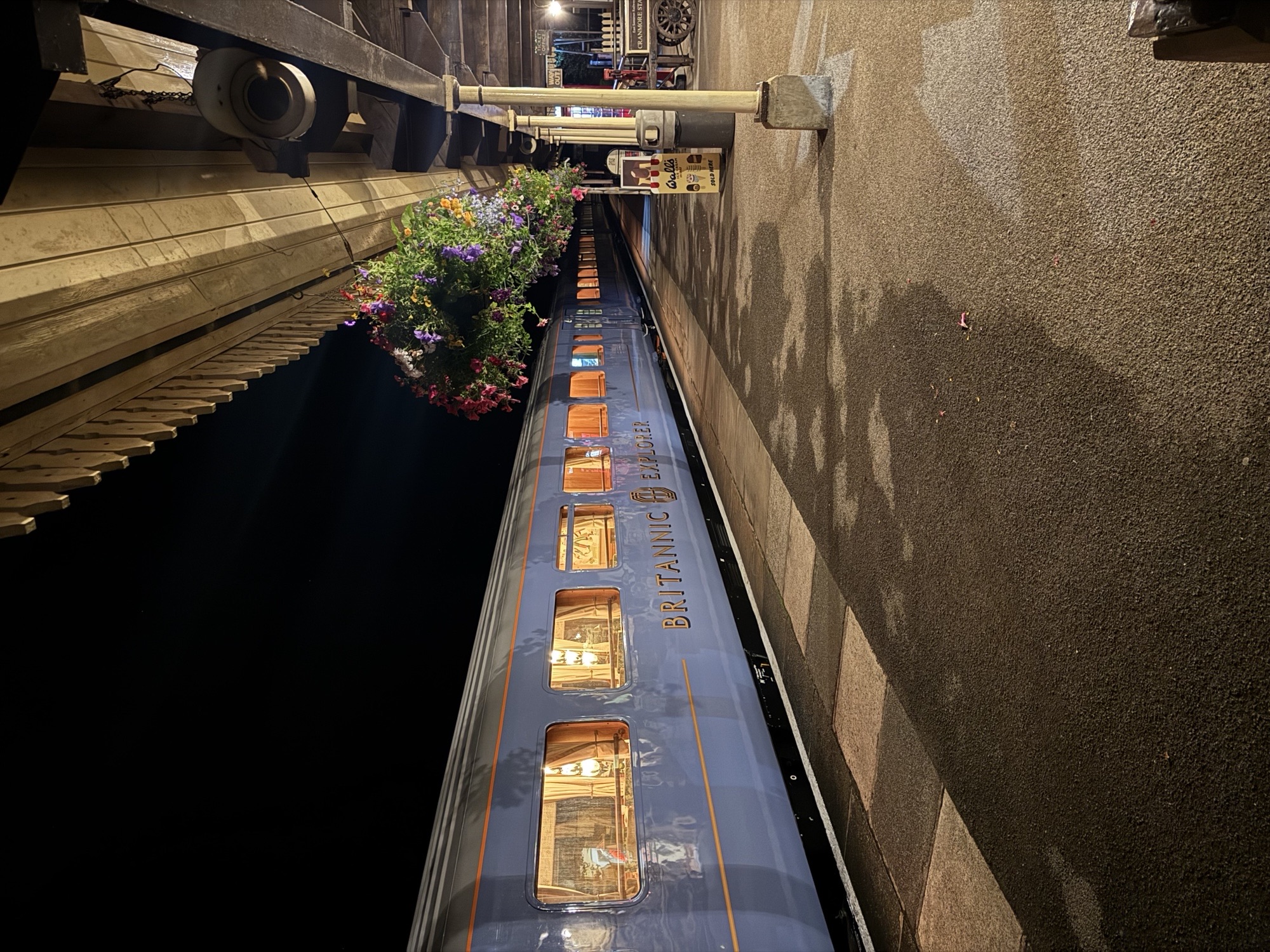 Belmond Britannic Explorer. Luxury sleeper train